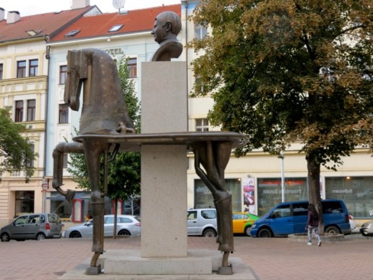 Modern equestrian statues - Equestrian statues