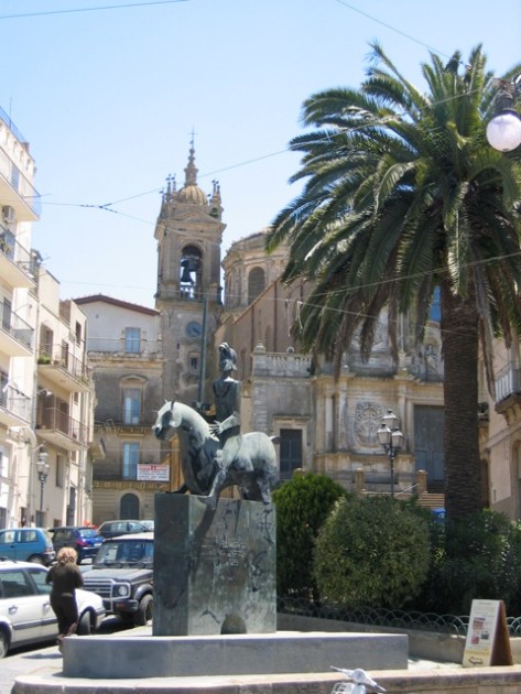 Modern equestrian statues - Equestrian statues