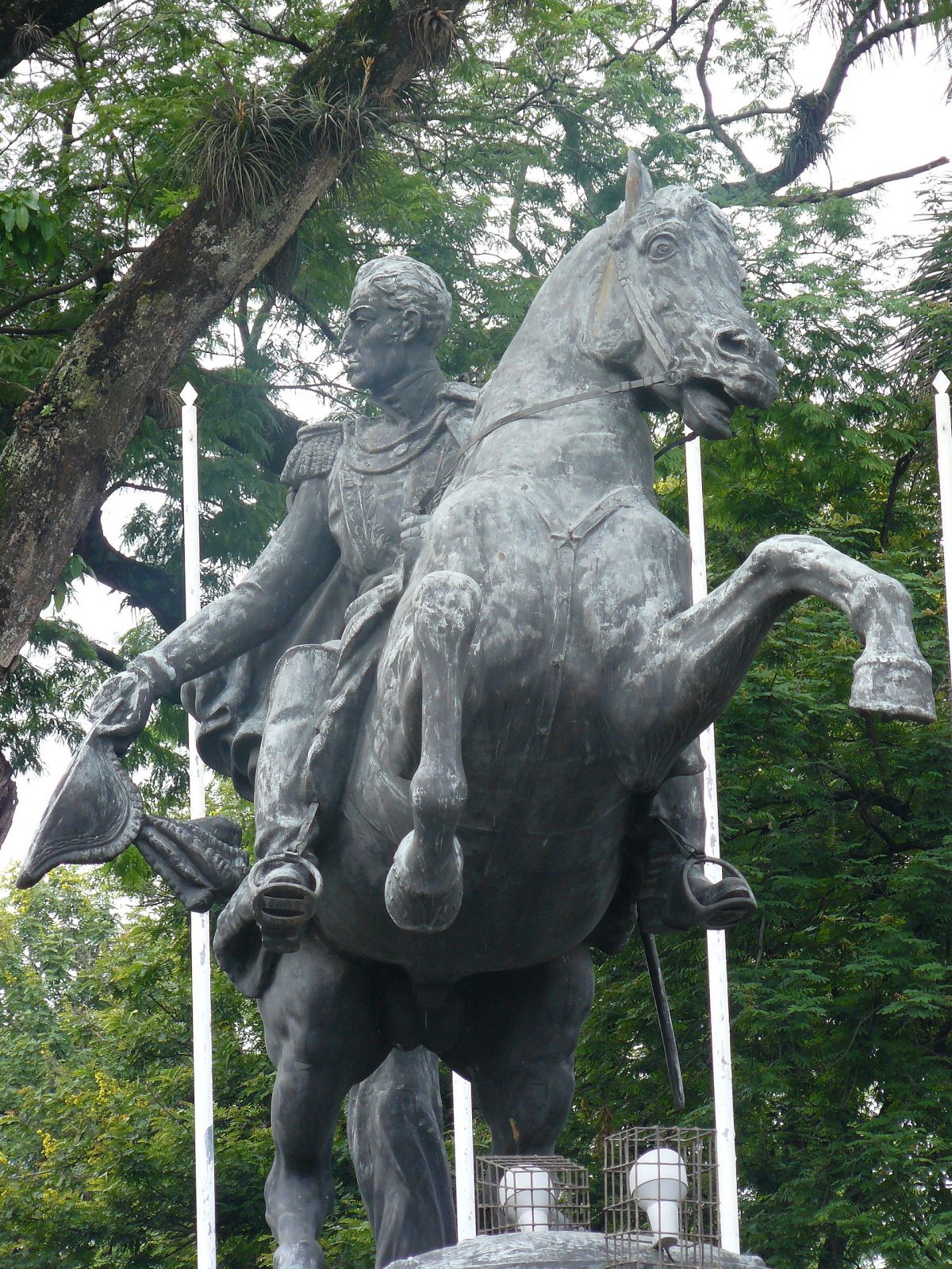 Equestrian statue of Simon Bolivar in San Salvador El Salvador