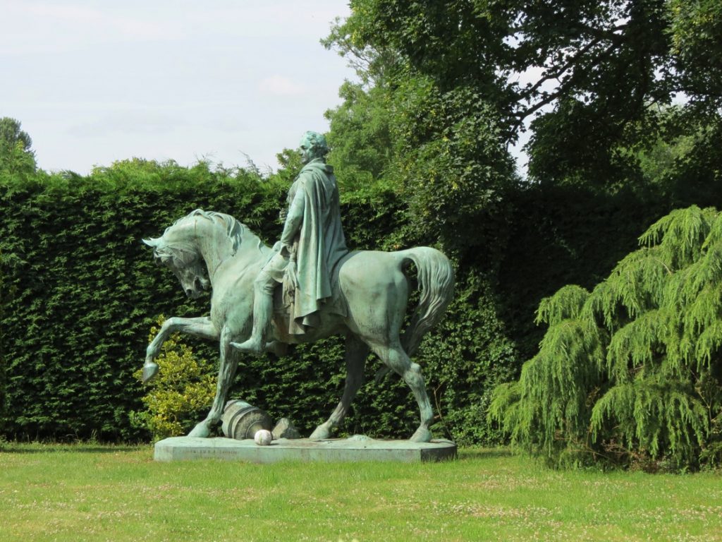 Equestrian statue of Henry Hardinge in Over UK