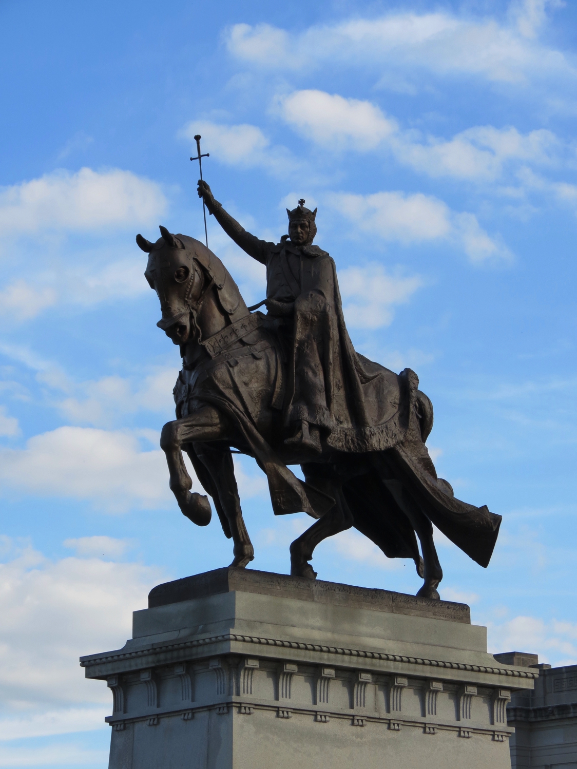 Equestrian statue of Louis IX in MO Saint Louis US