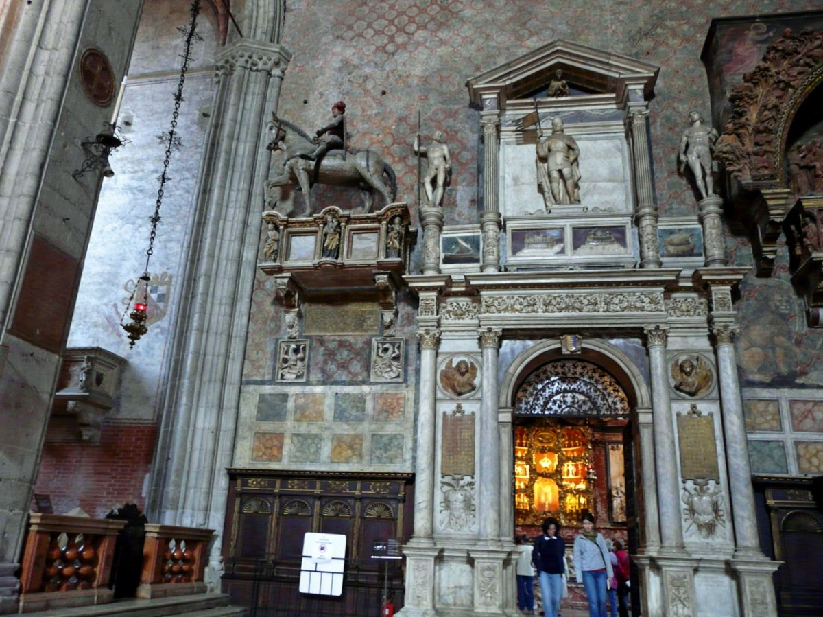 Equestrian statue of Paolo Savelli in Venice Italy