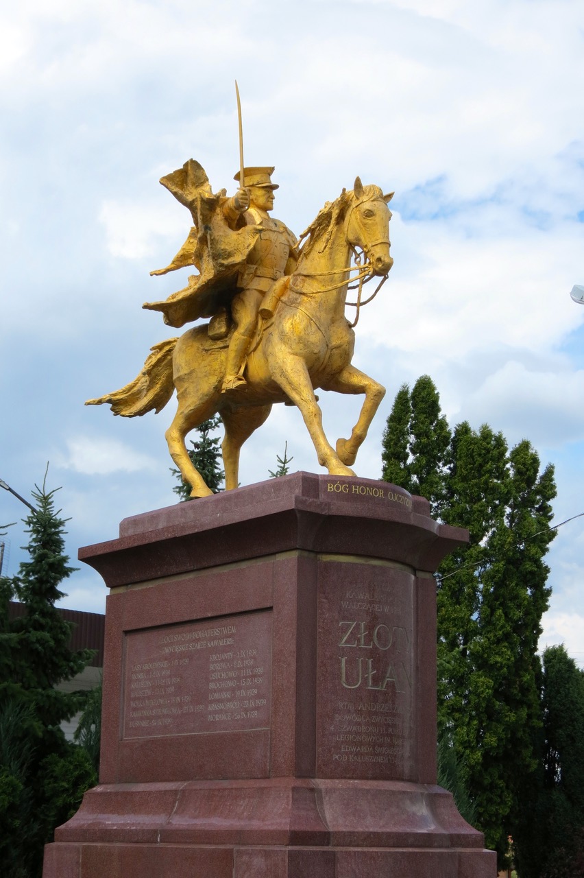 Cavalry memorial - Equestrian statues