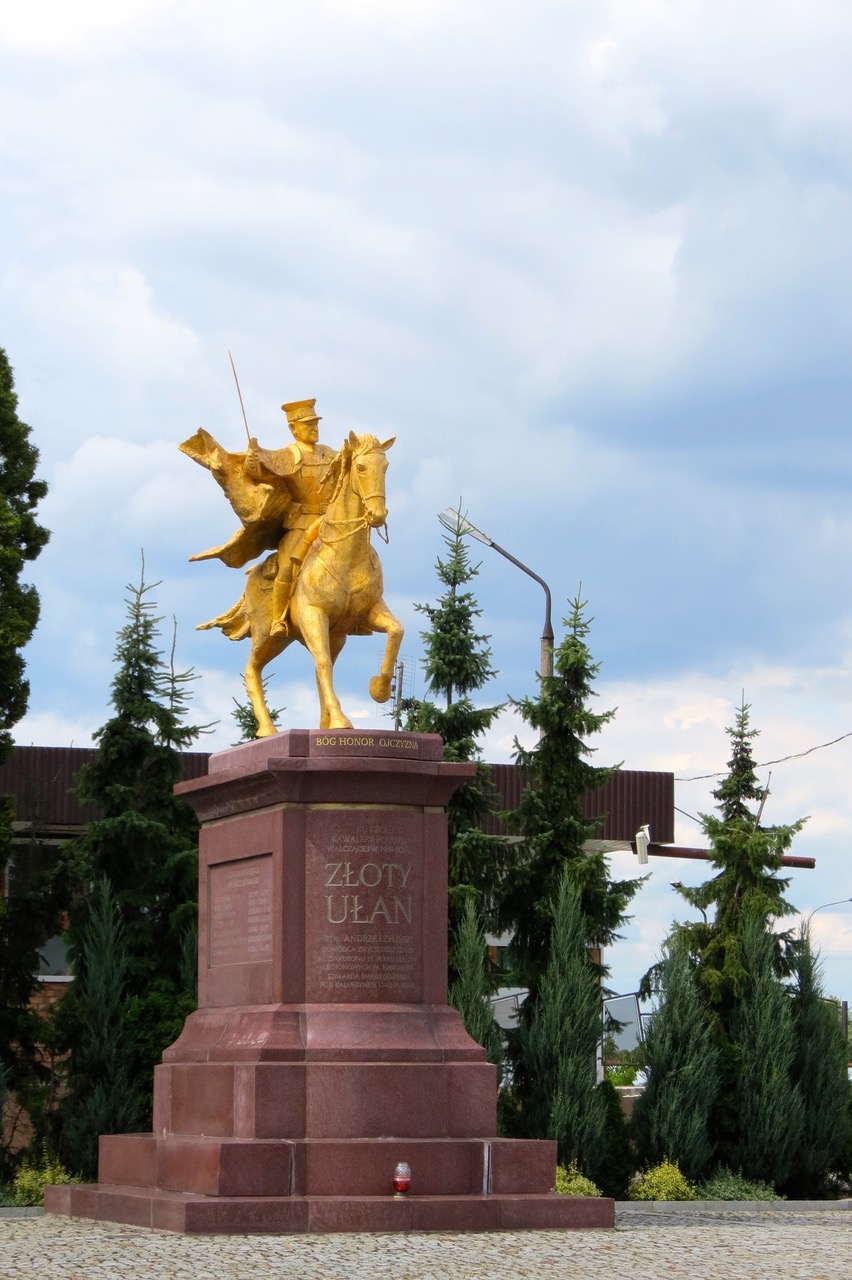 Cavalry memorial - Equestrian statues