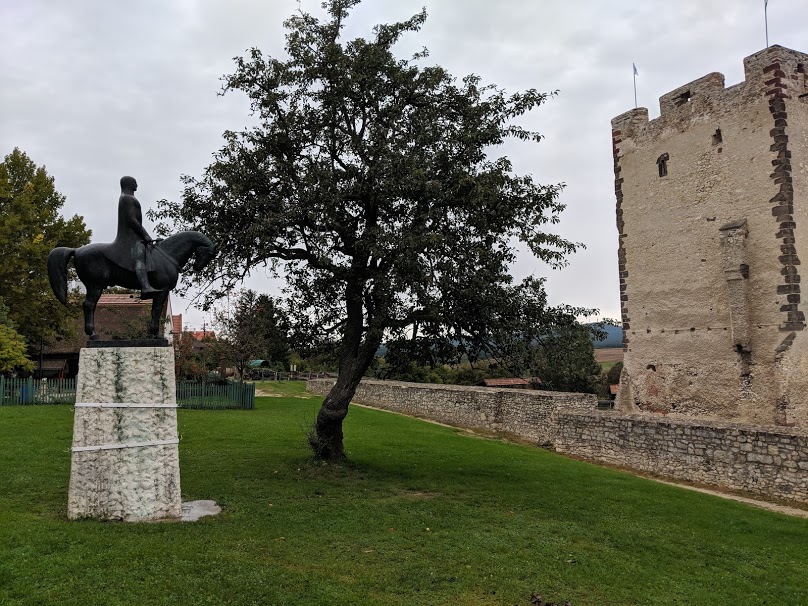 Kinizsi, Pál - Equestrian statues
